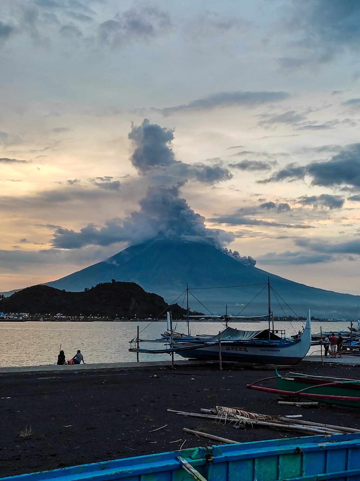 Phivolcs warns of 'increasing activity' from the summit crater of Mayon ...